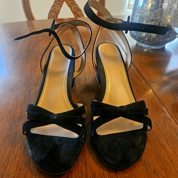 Vionic | Shoes | Chic Black Bow Sandals Vionic Size | Poshmark